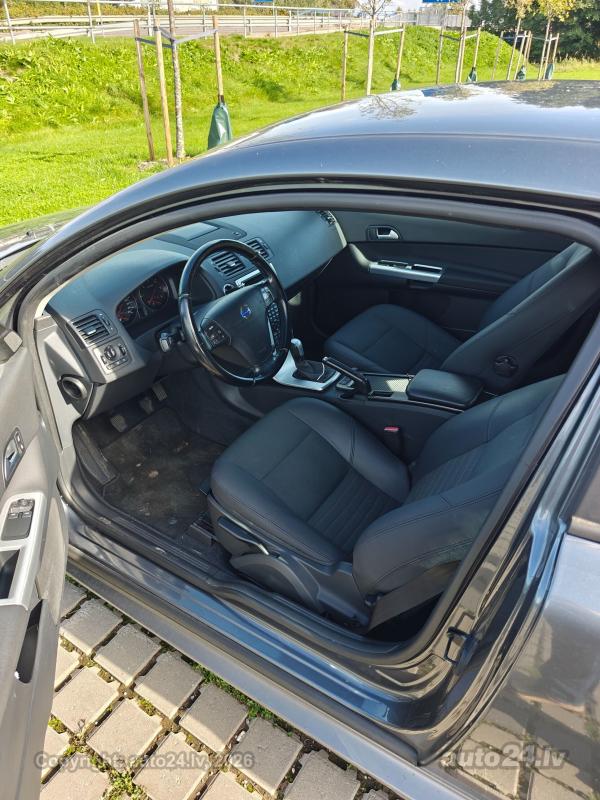 Pelēks Volvo C30 2010 Tallina, ar dzinēja tilpumu 1.60 L un nobraukumu 273 tūkst. km par 4000 €, foto 9 vietnē AUTOMOTO.COM.LV