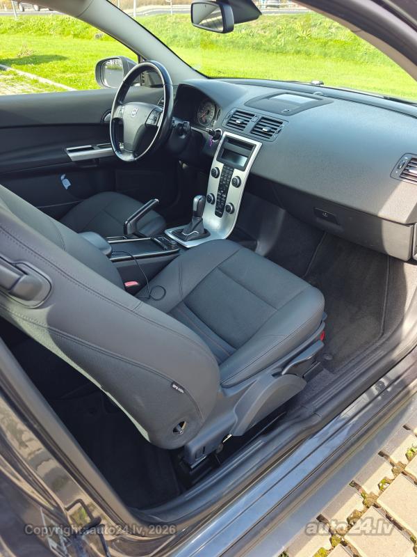 Pelēks Volvo C30 2010 Tallina, ar dzinēja tilpumu 1.60 L un nobraukumu 273 tūkst. km par 4000 €, foto 11 vietnē AUTOMOTO.COM.LV