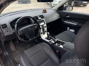 Grey Volvo C30 2010 in Riga, with an engine capacity of 1.60 L and mileage of 370 thousand km for 2700 €, photo 8 on AUTOMOTO.COM.LV