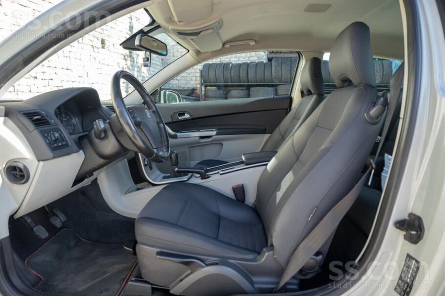 Grey Volvo C30 2010 in Liepaja, with an engine capacity of 1.60 L and mileage of 278 thousand km for 3950 €, photo 9 on AUTOMOTO.COM.LV