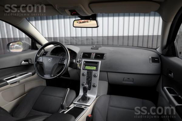 Pelēks Volvo C30 2011 Talsi, ar dzinēja tilpumu 1.60 L un nobraukumu 305 tūkst. km par 4490 €, foto 8 vietnē AUTOMOTO.COM.LV