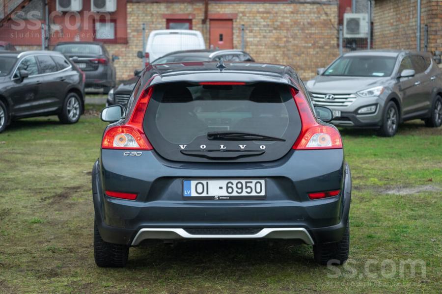 Pelēks Volvo C30 2011 Liepāja, ar dzinēja tilpumu 1.60 L un nobraukumu 209 tūkst. km par 3550 €, foto 3 vietnē AUTOMOTO.COM.LV
