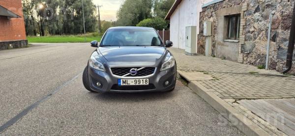 Grey Volvo C30 2011 in Limbazi, with an engine capacity of 1.60 L and mileage of 354 thousand km for 4350 €, photo 3 on AUTOMOTO.COM.LV