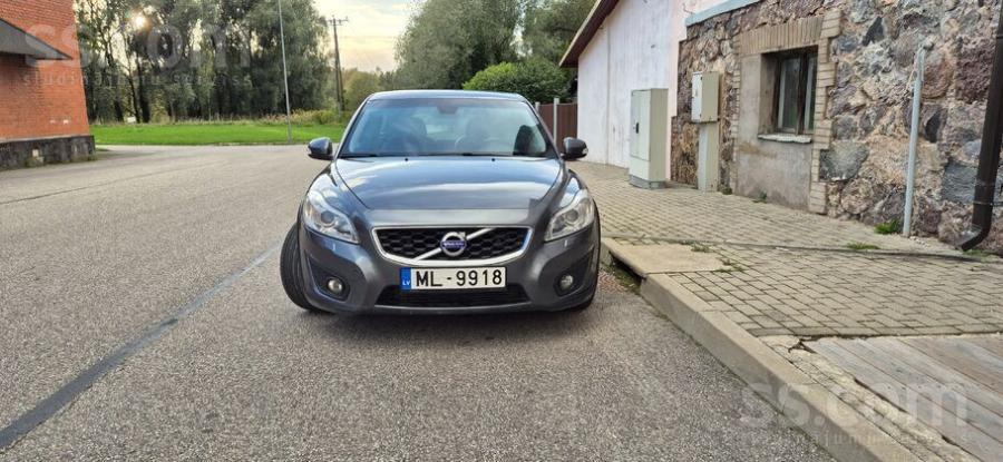 Grey Volvo C30 2011 in Limbazi, with an engine capacity of 1.60 L and mileage of 354 thousand km for 4350 €, photo 3 on AUTOMOTO.COM.LV
