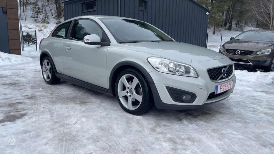 Pelēks Volvo C30 2011 Kauņa, ar dzinēja tilpumu 1.56 L un nobraukumu 225 tūkst. km par 3850 €, foto 3 vietnē AUTOMOTO.COM.LV