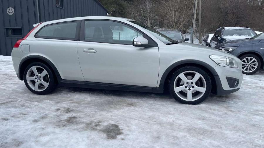 Pelēks Volvo C30 2011 Kauņa, ar dzinēja tilpumu 1.56 L un nobraukumu 225 tūkst. km par 3850 €, foto 4 vietnē AUTOMOTO.COM.LV