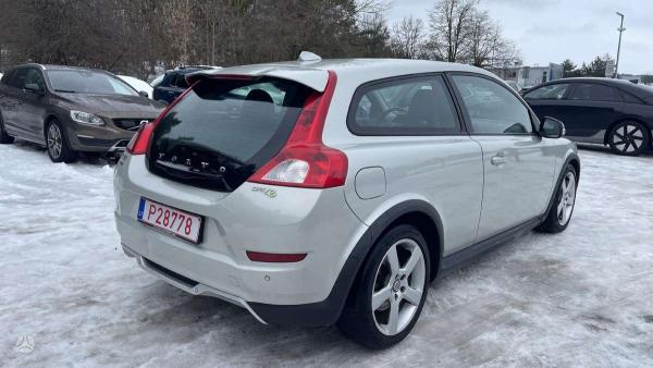 Pelēks Volvo C30 2011 Kauņa, ar dzinēja tilpumu 1.56 L un nobraukumu 225 tūkst. km par 3850 €, foto 5 vietnē AUTOMOTO.COM.LV