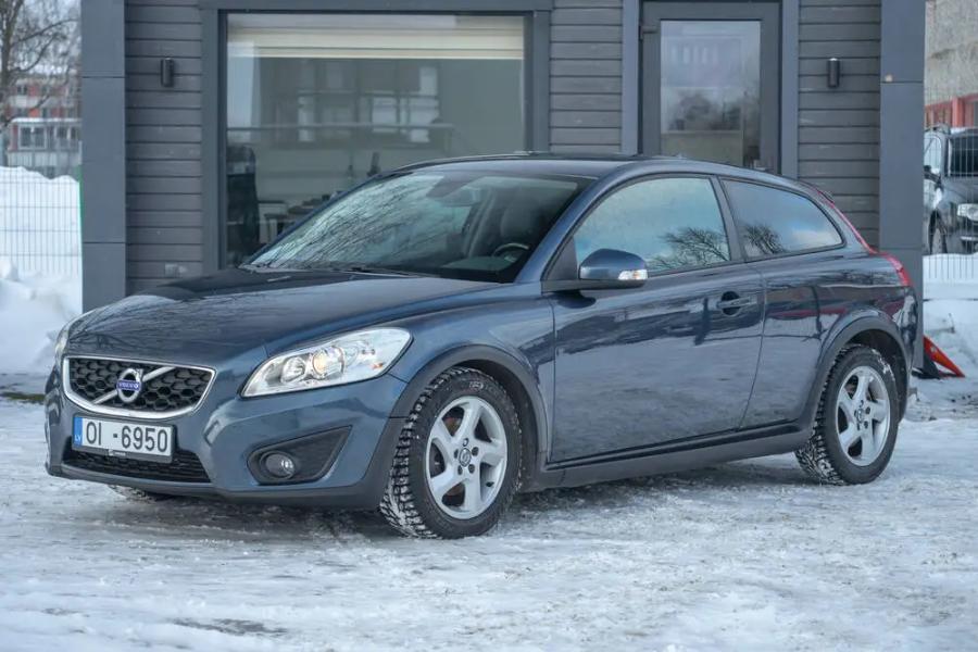 Grey Volvo C30 2011 in Liepaja, with an engine capacity of 1.60 L and mileage of 209 thousand km for 3550 €, photo 1 on AUTOMOTO.COM.LV