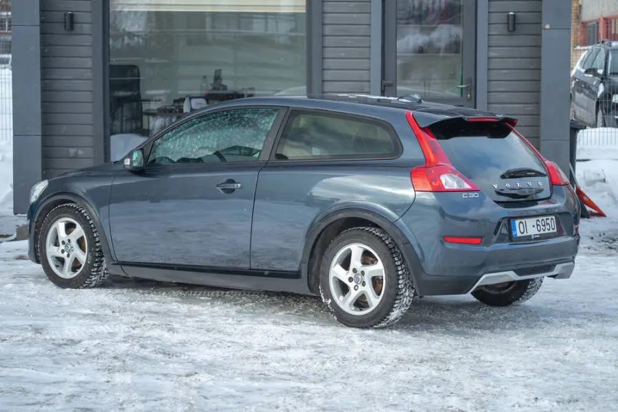 Grey Volvo C30 2011 in Liepaja, with an engine capacity of 1.60 L and mileage of 209 thousand km for 3550 €, photo 3 on AUTOMOTO.COM.LV