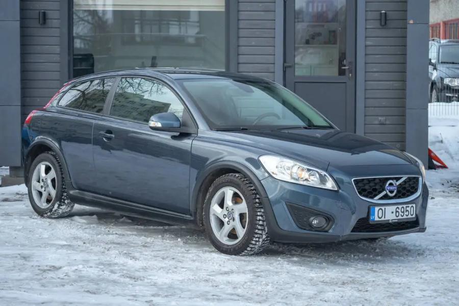Grey Volvo C30 2011 in Liepaja, with an engine capacity of 1.60 L and mileage of 209 thousand km for 3550 €, photo 5 on AUTOMOTO.COM.LV