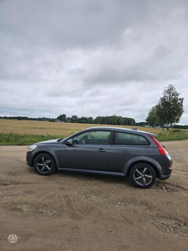 Grey Volvo C30 2011 in Silute, with an engine capacity of 1.56 L and mileage of 253 thousand km for 3300 €, photo 2 on AUTOMOTO.COM.LV