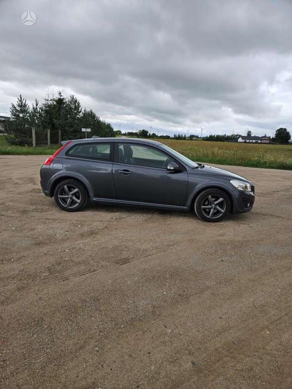 Grey Volvo C30 2011 in Silute, with an engine capacity of 1.56 L and mileage of 253 thousand km for 3300 €, photo 3 on AUTOMOTO.COM.LV