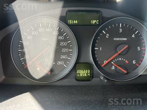 Grey Volvo C30 2011 in Riga, with an engine capacity of 1.60 L and mileage of 206 thousand km for 3900 €, photo 4 on AUTOMOTO.COM.LV