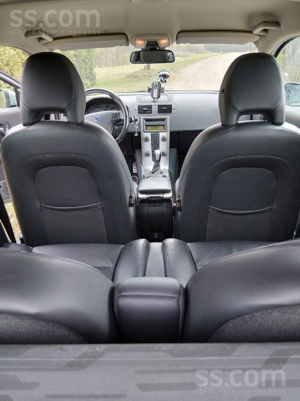 Pelēks Volvo C30 2011 Preiļi, ar dzinēja tilpumu 1.60 L un nobraukumu 274 tūkst. km par 3200 €, foto 6 vietnē AUTOMOTO.COM.LV