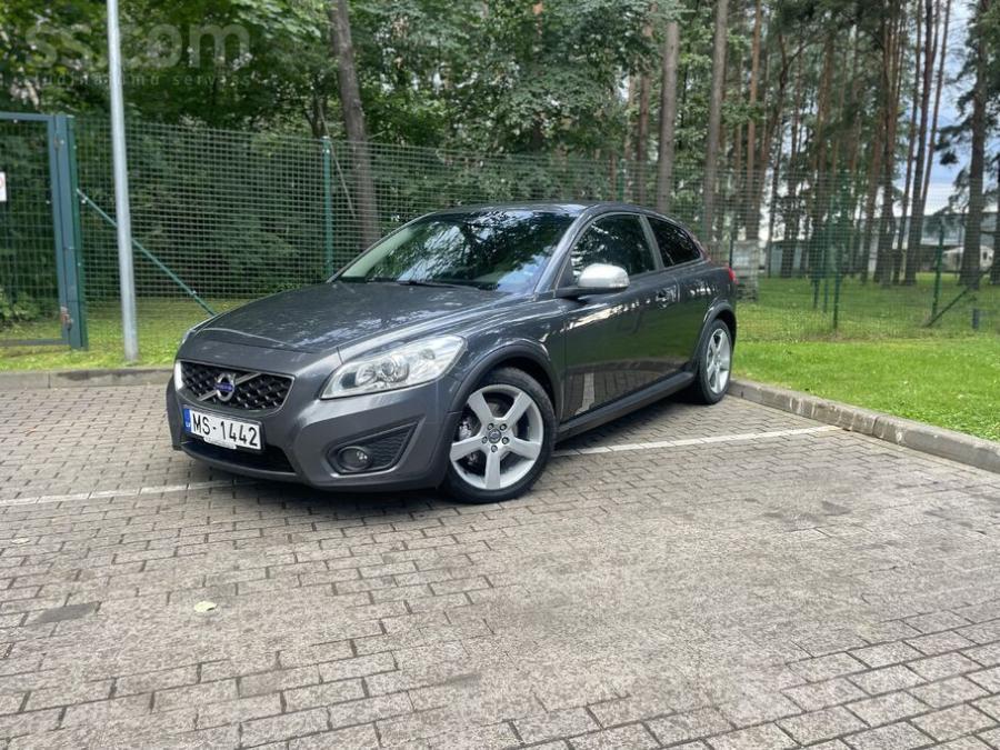 Pelēks Volvo C30 2011 Rīga, ar dzinēja tilpumu 1.60 L un nobraukumu 163 tūkst. km par 3450 €, foto 1 vietnē AUTOMOTO.COM.LV