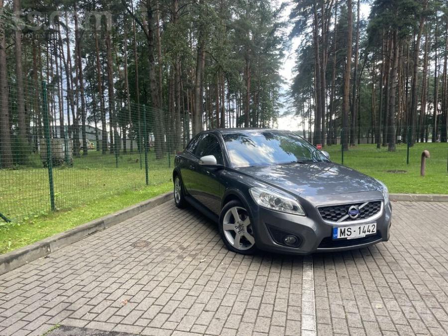 Pelēks Volvo C30 2011 Rīga, ar dzinēja tilpumu 1.60 L un nobraukumu 163 tūkst. km par 3450 €, foto 3 vietnē AUTOMOTO.COM.LV