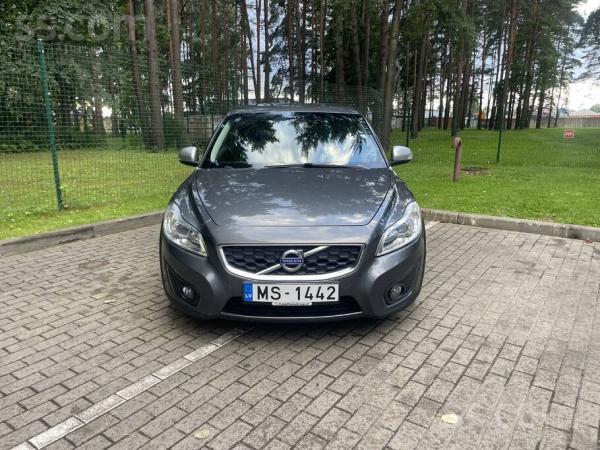 Pelēks Volvo C30 2011 Rīga, ar dzinēja tilpumu 1.60 L un nobraukumu 163 tūkst. km par 3450 €, foto 3 vietnē AUTOMOTO.COM.LV