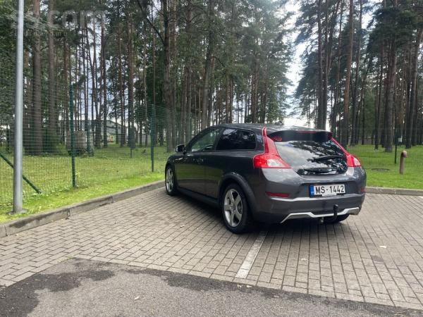 Pelēks Volvo C30 2011 Rīga, ar dzinēja tilpumu 1.60 L un nobraukumu 163 tūkst. km par 3450 €, foto 5 vietnē AUTOMOTO.COM.LV