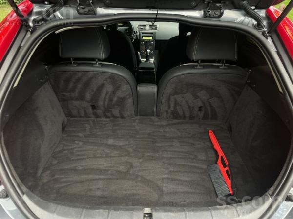 Pelēks Volvo C30 2011 Rīga, ar dzinēja tilpumu 1.60 L un nobraukumu 163 tūkst. km par 3450 €, foto 9 vietnē AUTOMOTO.COM.LV