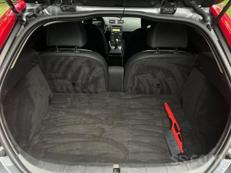 Pelēks Volvo C30 2011 Rīga, ar dzinēja tilpumu 1.60 L un nobraukumu 163 tūkst. km par 3450 €, foto 10 vietnē AUTOMOTO.COM.LV