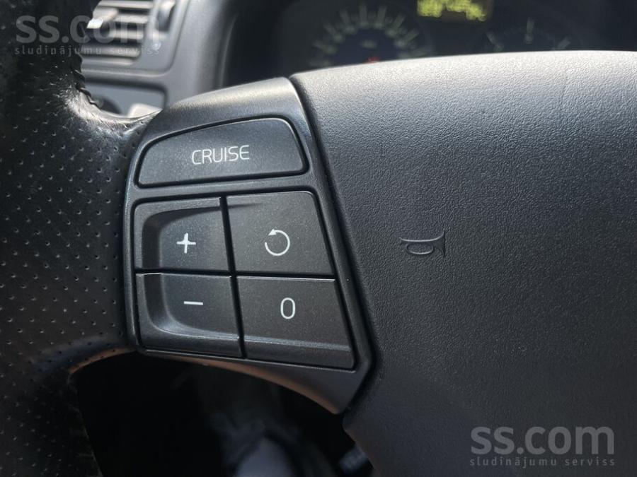 Pelēks Volvo C30 2011 Rīga, ar dzinēja tilpumu 1.60 L un nobraukumu 163 tūkst. km par 3450 €, foto 14 vietnē AUTOMOTO.COM.LV