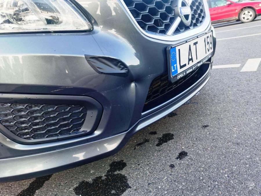 Pelēks Volvo C30 2011 Viļņa, ar dzinēja tilpumu 1.56 L un nobraukumu 265 tūkst. km par 3250 €, foto 11 vietnē AUTOMOTO.COM.LV