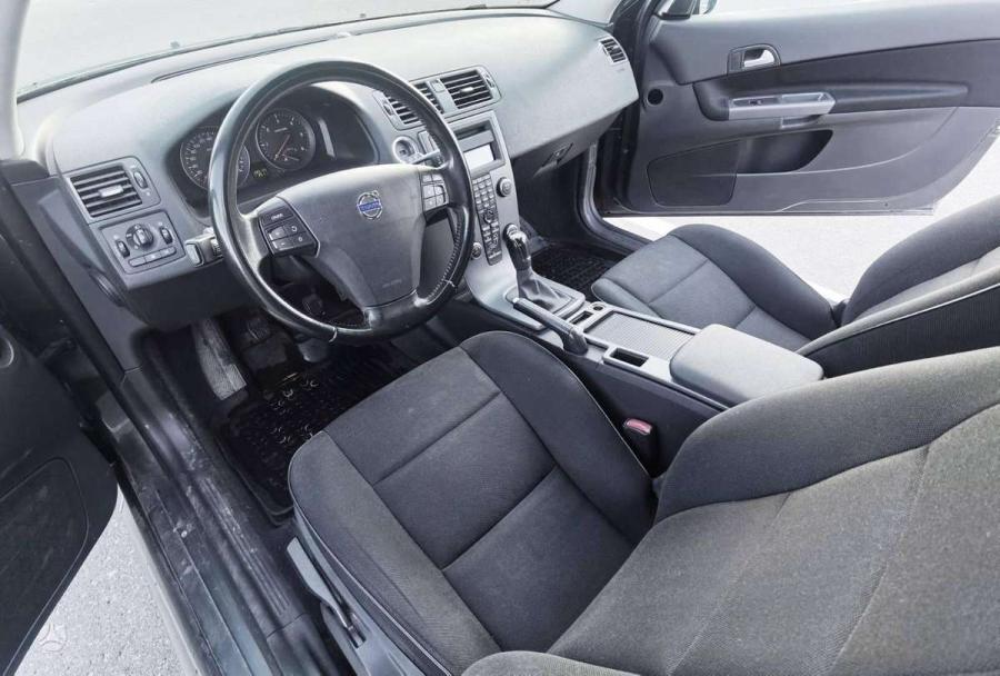 Pelēks Volvo C30 2011 Viļņa, ar dzinēja tilpumu 1.56 L un nobraukumu 265 tūkst. km par 3250 €, foto 13 vietnē AUTOMOTO.COM.LV