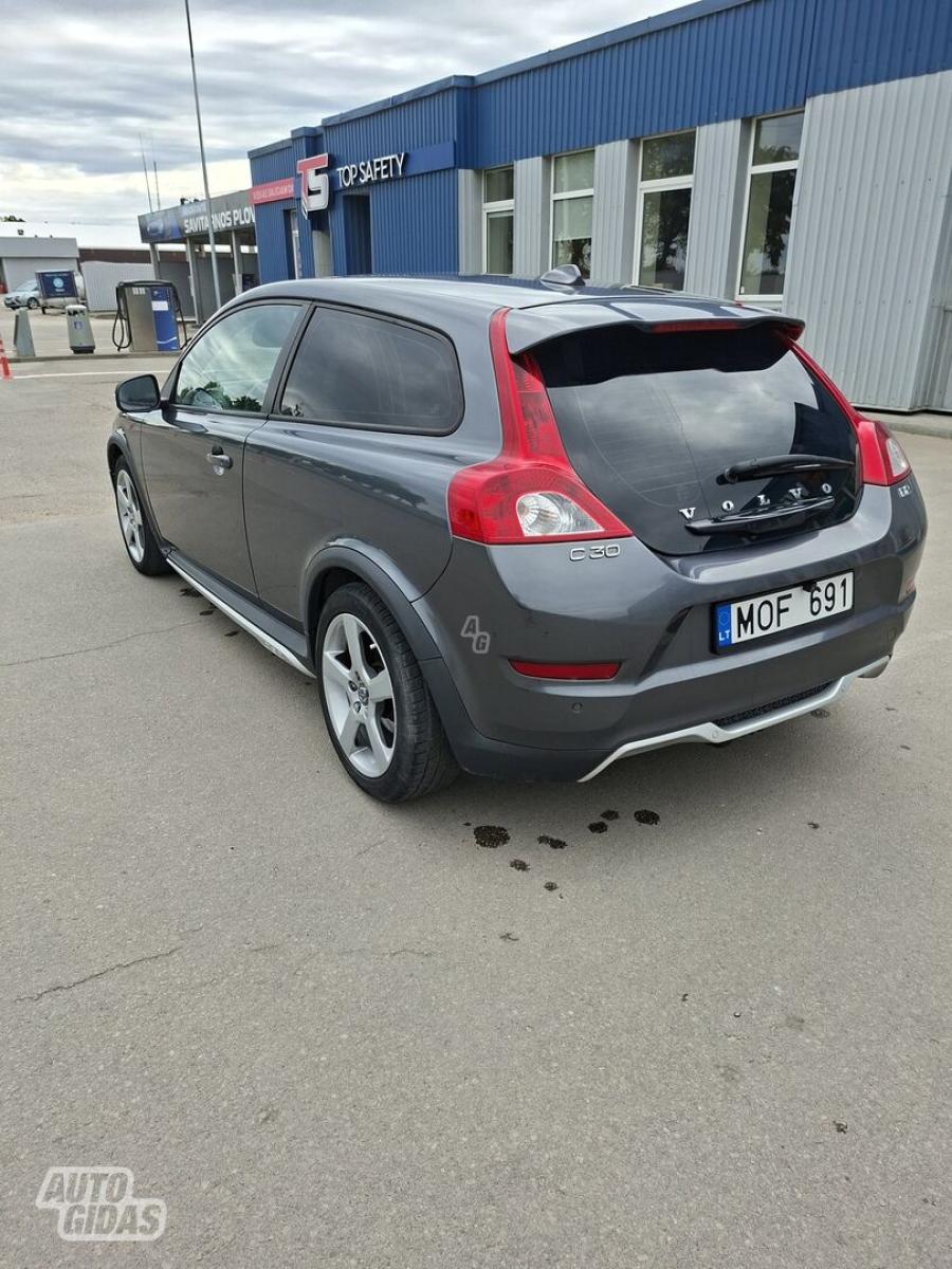 Grey Volvo C30 2012 in Marijampole, with an engine capacity of 1.60 L and mileage of 280 thousand km for 3700 €, photo 5 on AUTOMOTO.COM.LV