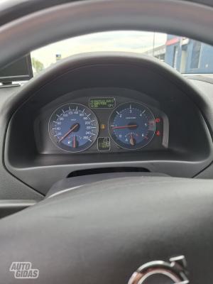 Grey Volvo C30 2012 in Marijampole, with an engine capacity of 1.60 L and mileage of 280 thousand km for 3700 €, photo 6 on AUTOMOTO.COM.LV