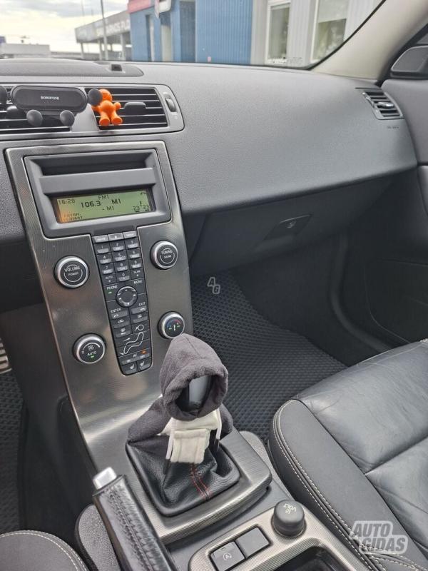 Grey Volvo C30 2012 in Marijampole, with an engine capacity of 1.60 L and mileage of 280 thousand km for 3700 €, photo 6 on AUTOMOTO.COM.LV