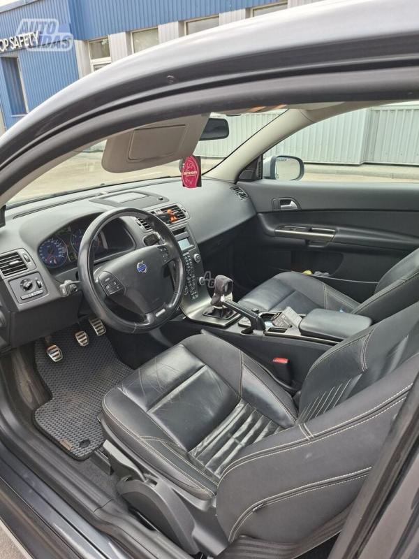 Grey Volvo C30 2012 in Marijampole, with an engine capacity of 1.60 L and mileage of 280 thousand km for 3700 €, photo 10 on AUTOMOTO.COM.LV