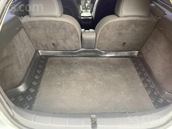 Grey Volvo C30 2012 in Cesis, with an engine capacity of 1.60 L and mileage of 247 thousand km for 3500 €, photo 6 on AUTOMOTO.COM.LV