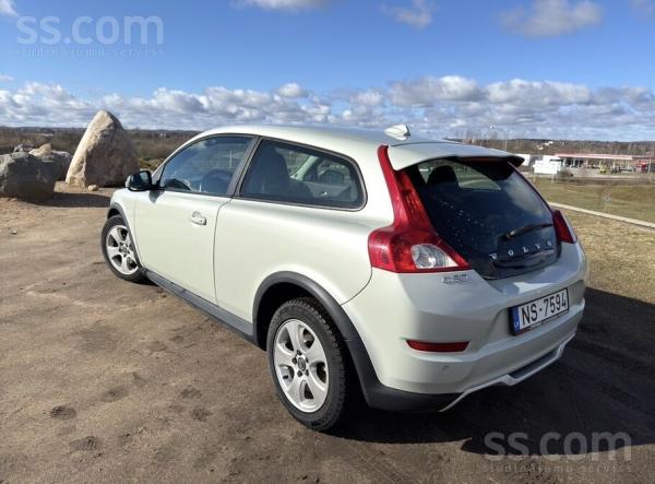 Volvo C30 2012 Daugavpils vietnē Pelēks Volvo C30 2012 Daugavpils, ar dzinēja tilpumu 1.60 L un nobraukumu 313 tūkst. km par 3500 €, foto 5 vietnē AUTOMOTO.COM.LV