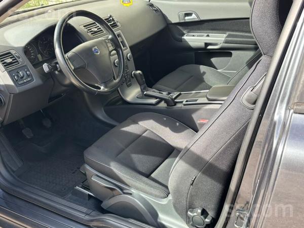 Pelēks Volvo C30 2012 Tukums, ar dzinēja tilpumu 1.60 L un nobraukumu 308 tūkst. km par 3600 €, foto 5 vietnē AUTOMOTO.COM.LV