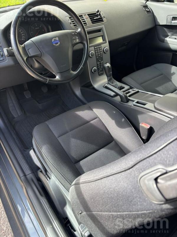 Pelēks Volvo C30 2012 Tukums, ar dzinēja tilpumu 1.60 L un nobraukumu 308 tūkst. km par 3600 €, foto 8 vietnē AUTOMOTO.COM.LV