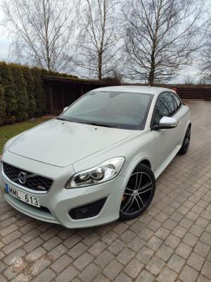 Pelēks Volvo C30 2012 Alīta, ar dzinēja tilpumu 1.60 L un nobraukumu 250 tūkst. km par 4300 €, foto  vietnē AUTOMOTO.COM.LV