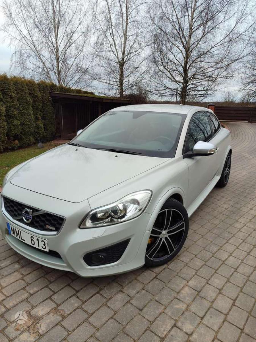 Grey Volvo C30 2012 in Alytus, with an engine capacity of 1.60 L and mileage of 250 thousand km for 4300 €, photo 1 on AUTOMOTO.COM.LV