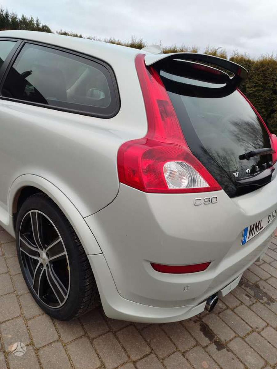 Grey Volvo C30 2012 in Alytus, with an engine capacity of 1.60 L and mileage of 250 thousand km for 4300 €, photo 3 on AUTOMOTO.COM.LV