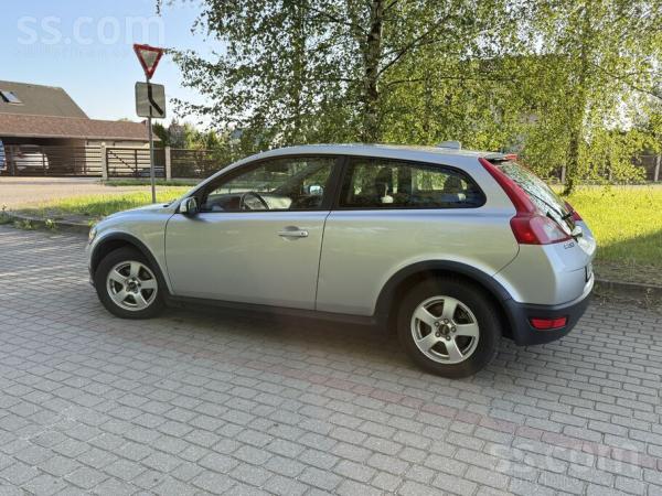 Volvo C30 2007 in Valmiera, with an engine capacity of 1.60 L and mileage of 314 thousand km for 2150 €, photo 6 on AUTOMOTO.COM.LV