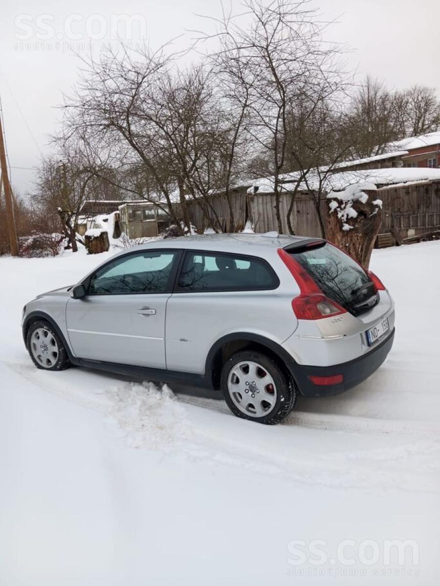 Volvo C30 2007 in Tukums, with an engine capacity of 2.00 L and mileage of 294 thousand km for 2600 €, photo 1 on AUTOMOTO.COM.LV