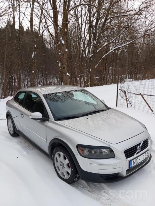 Volvo C30 2007 in Tukums, with an engine capacity of 2.00 L and mileage of 294 thousand km for 2600 €, photo 4 on AUTOMOTO.COM.LV