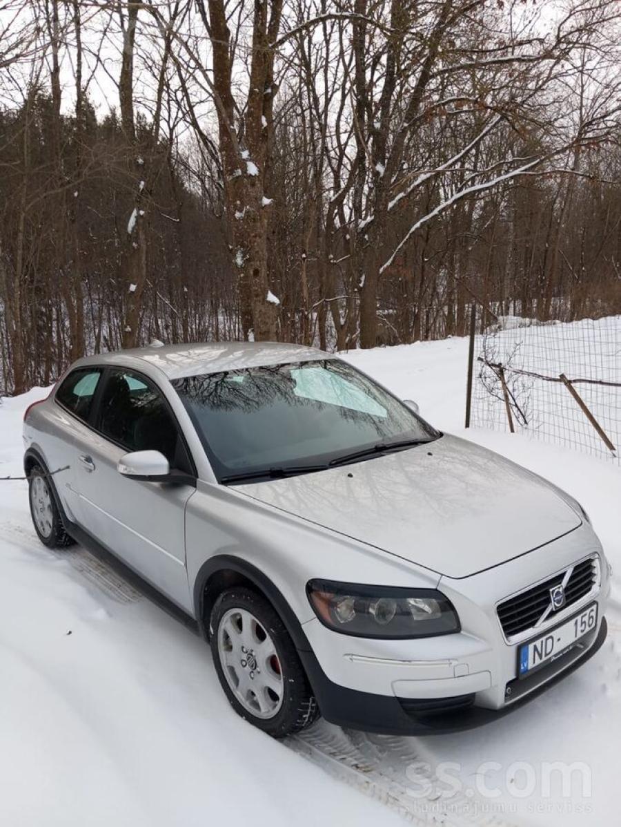Volvo C30 2007 in Tukums, with an engine capacity of 2.00 L and mileage of 294 thousand km for 2600 €, photo 4 on AUTOMOTO.COM.LV