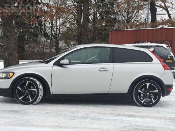 Volvo C30 2007 in Cesis, with an engine capacity of 2.50 L and mileage of 291 thousand km for 3950 €, photo 2 on AUTOMOTO.COM.LV