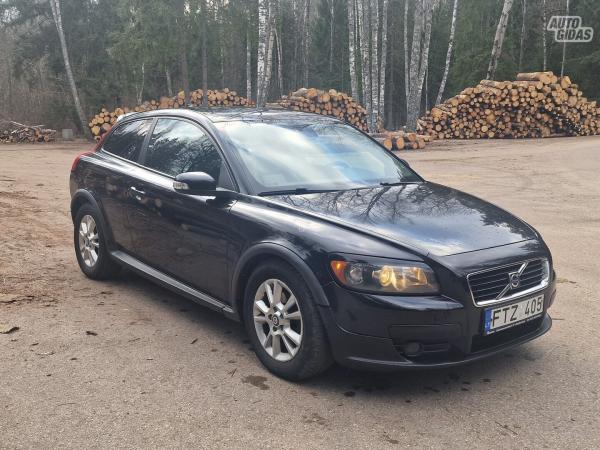 Volvo C30 2007 in Alytus, with an engine capacity of 2.00 L and mileage of 300 thousand km for 1700 €, photo 1 on AUTOMOTO.COM.LV