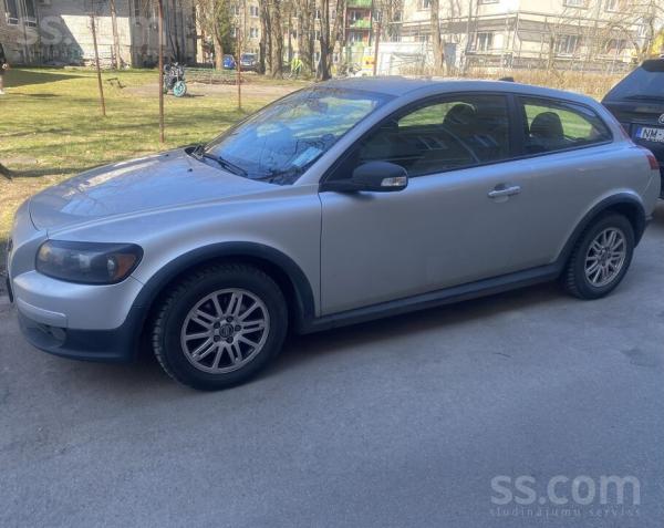 Volvo C30 2007 Rīga, ar dzinēja tilpumu 1.60 L un nobraukumu 355 tūkst. km par 1800 €, foto 2 vietnē AUTOMOTO.COM.LV
