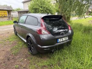 Volvo C30 2007 Šauļi, ar dzinēja tilpumu 2.00 L un nobraukumu 145 tūkst. km par 1000 €, foto 4 vietnē AUTOMOTO.COM.LV