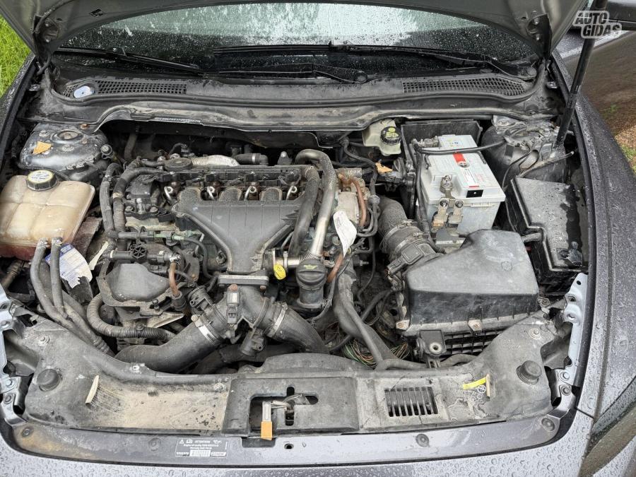 Volvo C30 2007 Šauļi, ar dzinēja tilpumu 2.00 L un nobraukumu 145 tūkst. km par 1000 €, foto 5 vietnē AUTOMOTO.COM.LV