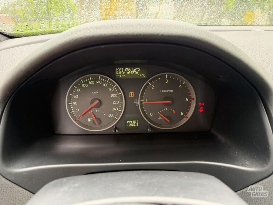 Volvo C30 2007 Šauļi, ar dzinēja tilpumu 2.00 L un nobraukumu 145 tūkst. km par 1000 €, foto 7 vietnē AUTOMOTO.COM.LV