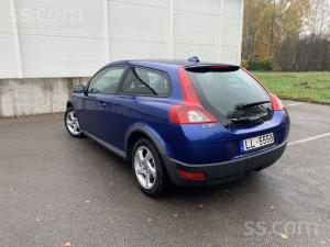 Volvo C30 2007 in Jurmala, with an engine capacity of 1.60 L and mileage of 301 thousand km for 4200 €, photo 4 on AUTOMOTO.COM.LV