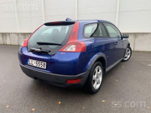 Volvo C30 2007 in Jurmala, with an engine capacity of 1.60 L and mileage of 301 thousand km for 4200 €, photo 5 on AUTOMOTO.COM.LV